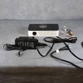 aaxa-P700-Video-Projector-1280-x-720-Composite,-VGA,-HDMI-Remote-Included