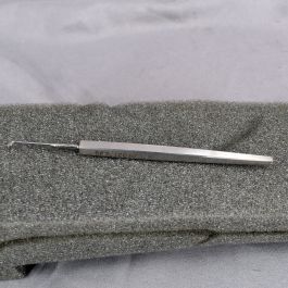 STORZ-Uretts-Zavalia-Depressor-&-Fixation-Pick