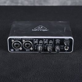 Behringer-UMC202HD-Audio-Interface