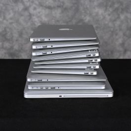 Lot-of-10-Apple-MacBook-Laptops-B109331