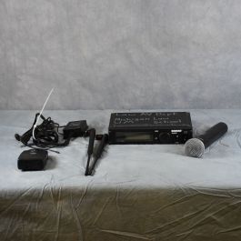Shure-ULXP4-Single-Receiver-with-Shure-SM58-Microphone