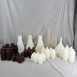 Various-Assortment-of-Plastic-Labware