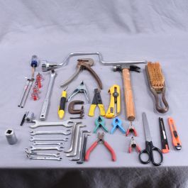 Mixed-lot-of-Hand-Tools-B103178