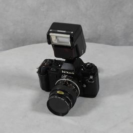 Nikon-N2000-SLR-Camera-With-Lens-&-Flash