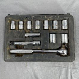 Drive-Sockets-&-Ratchet-Set