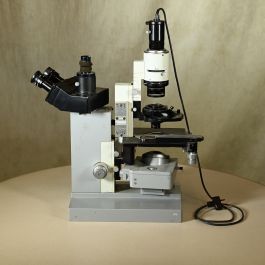Leitz-Wetzlar-Diavert-Inverted-Phase-Contrast-Microscope-with-No-Objectives