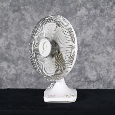 Lasko-16-1-Desk-Fan