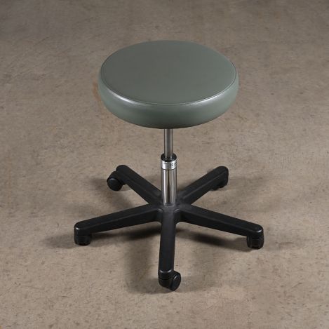Midmark-273-001-230-Medical-Stool-with-Wheels-Manual