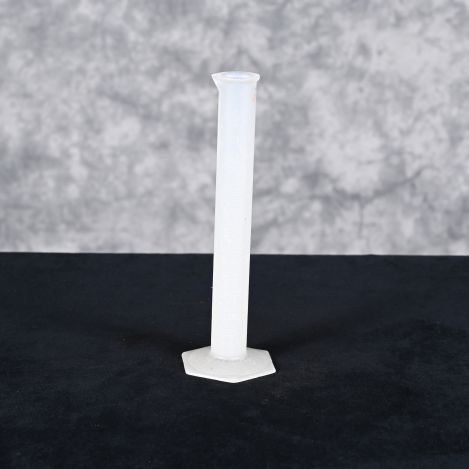 Various-Plastic-(Lab-Ware)-Graduated-Cylinder-100-mL