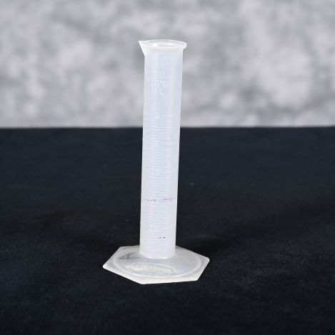 Various-Plastic-(Lab-Ware)-Graduated-Cylinder-25-mL