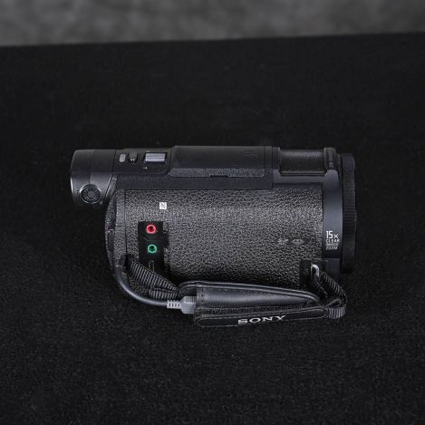 Sony-FDR-AX33-Camcorder