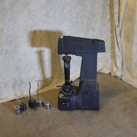 Wilson-4JR-Rockwell-Hardness-Tester-&-Calibration-Weights