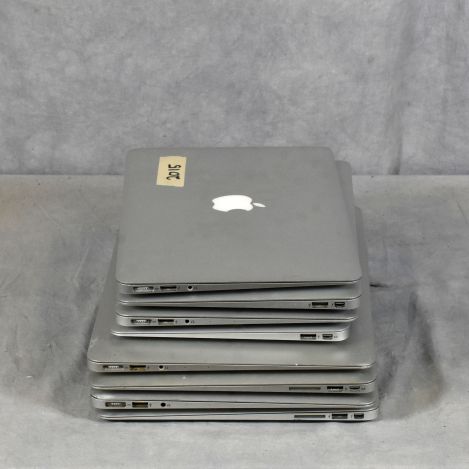 Eight-(8)-Apple-MacBook-Air-Laptops-B105126