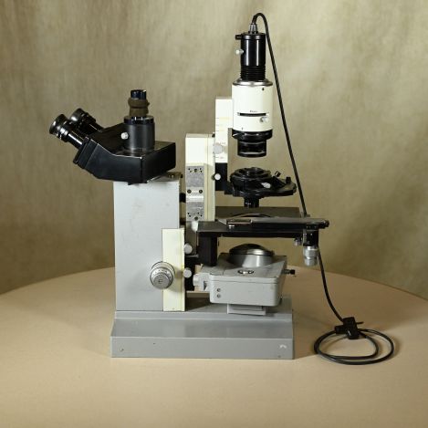 Leitz-Wetzlar-Diavert-Inverted-Phase-Contrast-Microscope-with-No-Objectives