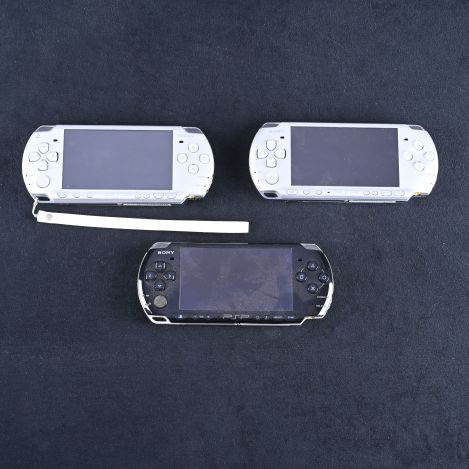 Three-(3)-Sony-Handheld-Game-Consoles-for-Parts
